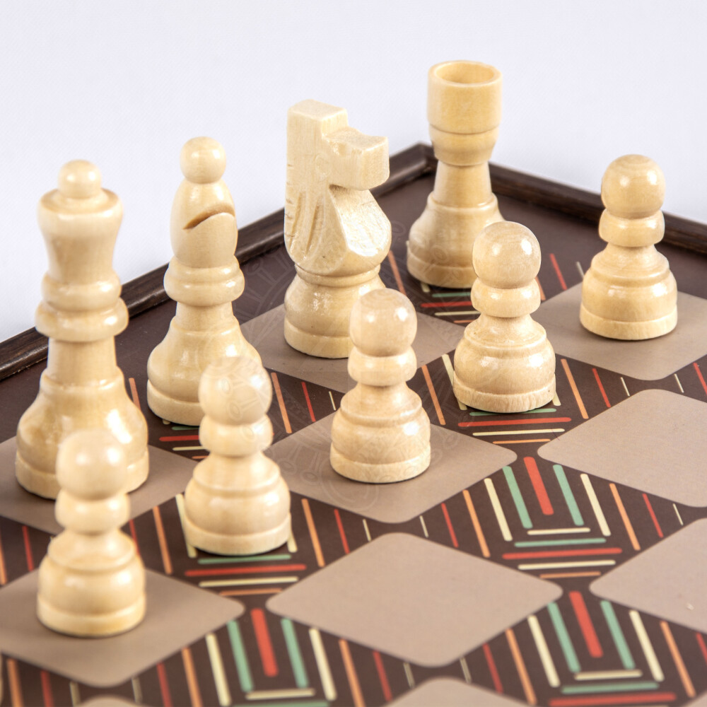 Vintage Style - 4 in 1 Combo Game - Chess/Backgammon/Ludo/Snakes ...