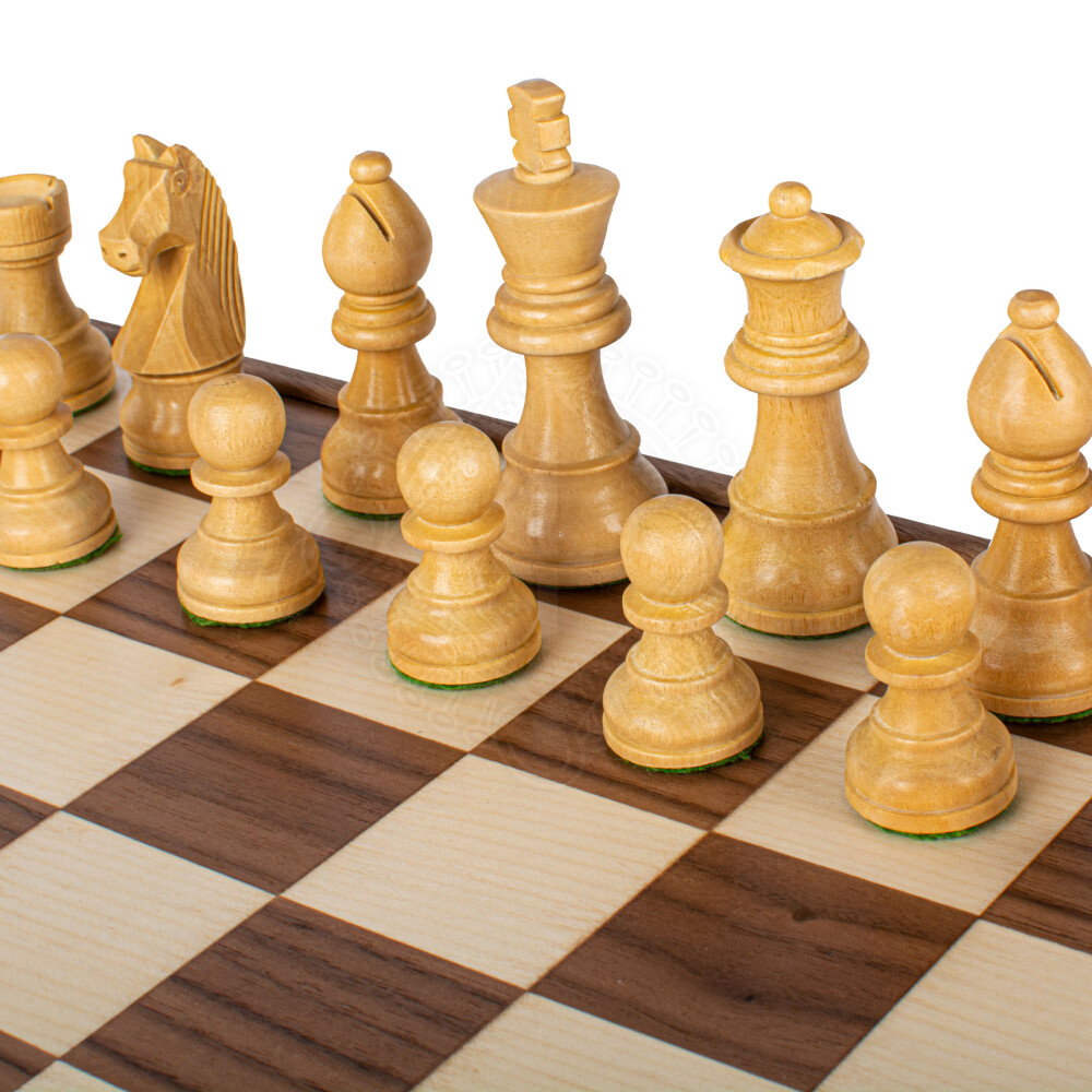 Walnut Chess set with Staunton Chessmen (8.5cm King) in brown and ivory ...