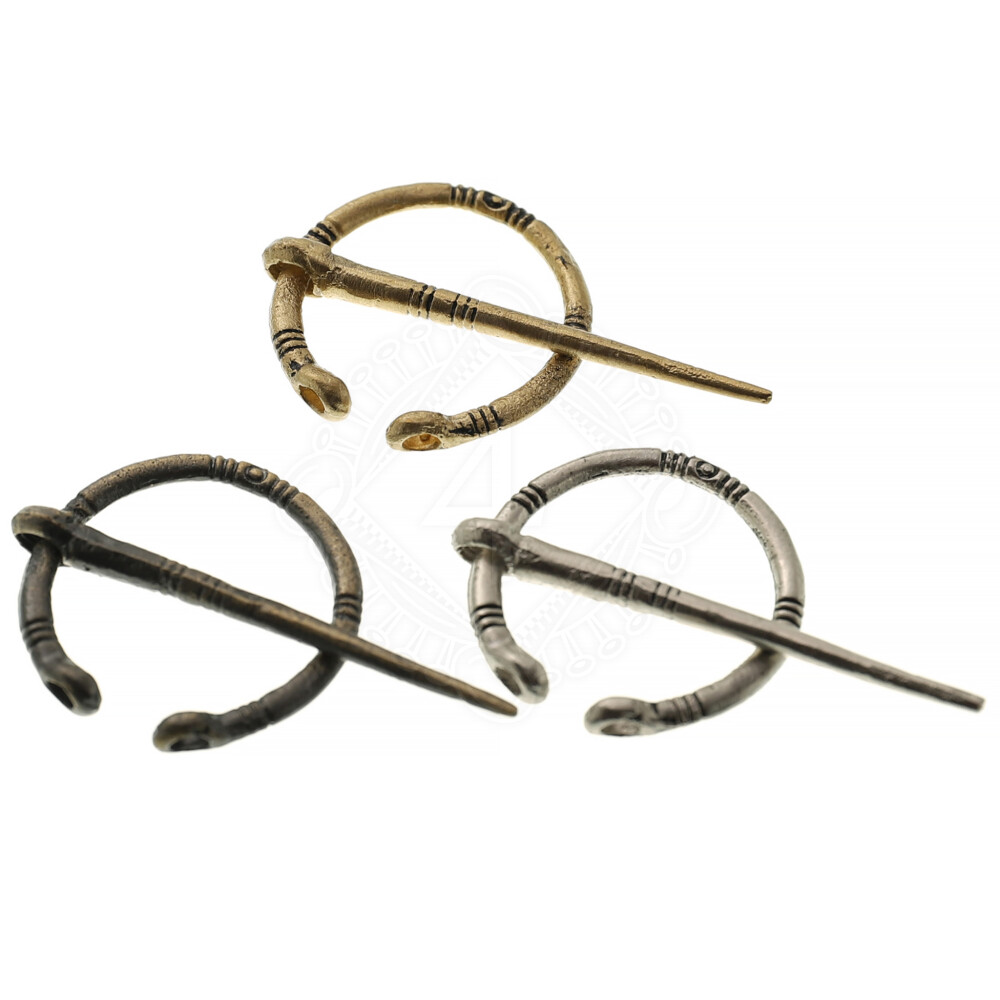 Simple Small Medieval Penannular Brooch 27mm with Ring Ends | Outfit4events