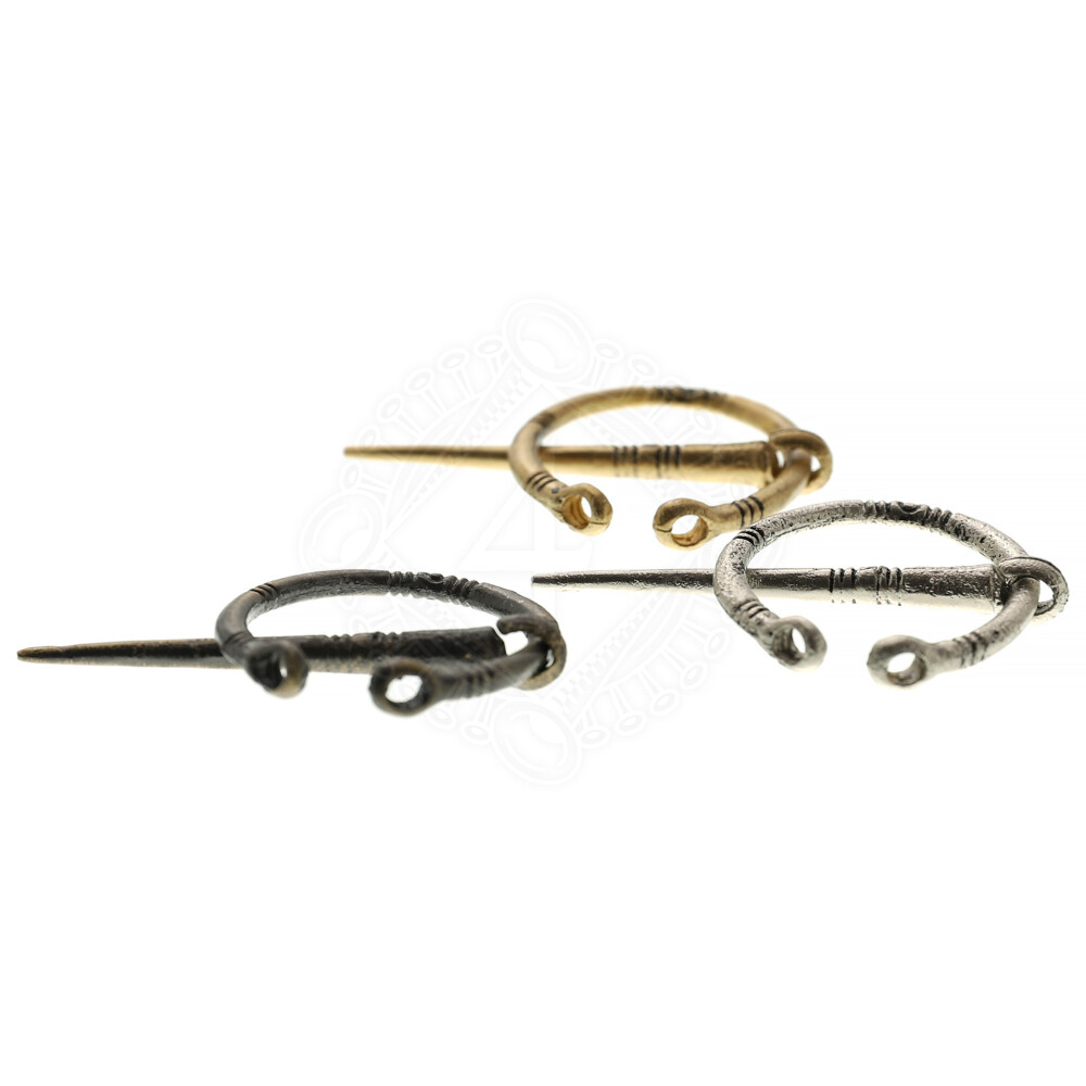 Simple Small Medieval Penannular Brooch 27mm with Ring Ends | Outfit4events