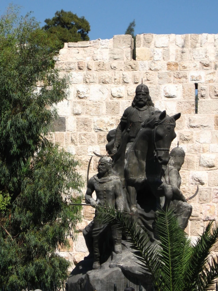 saladin statue