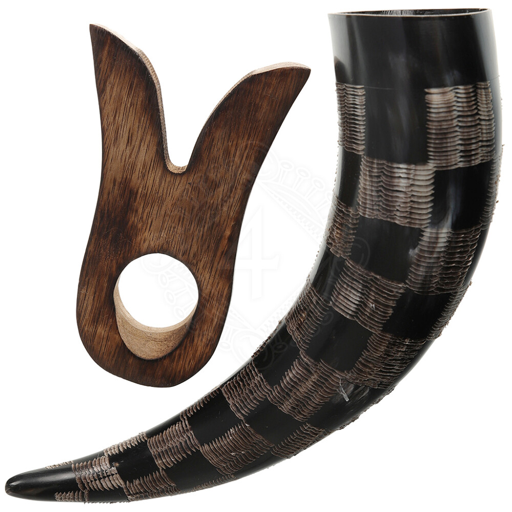 Carved Chequered Drinking Horn | Outfit4events