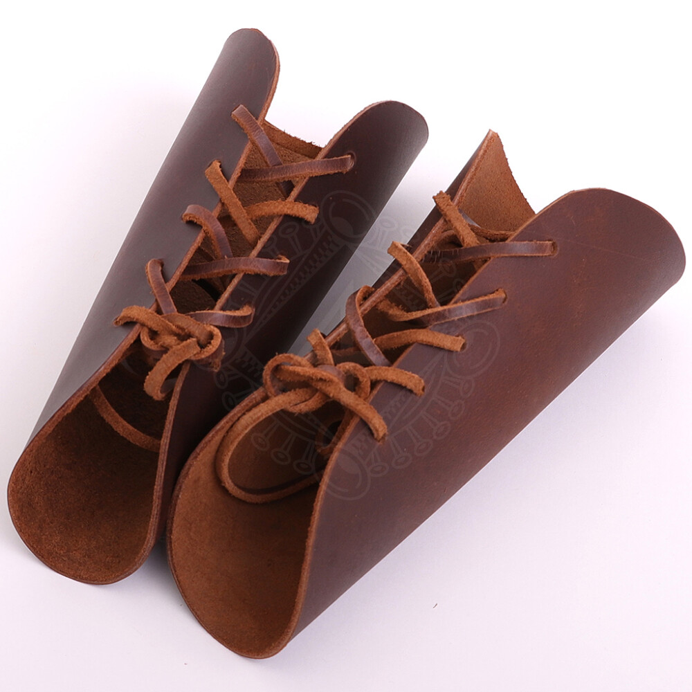 Simple laced leather bracers | Outfit4events