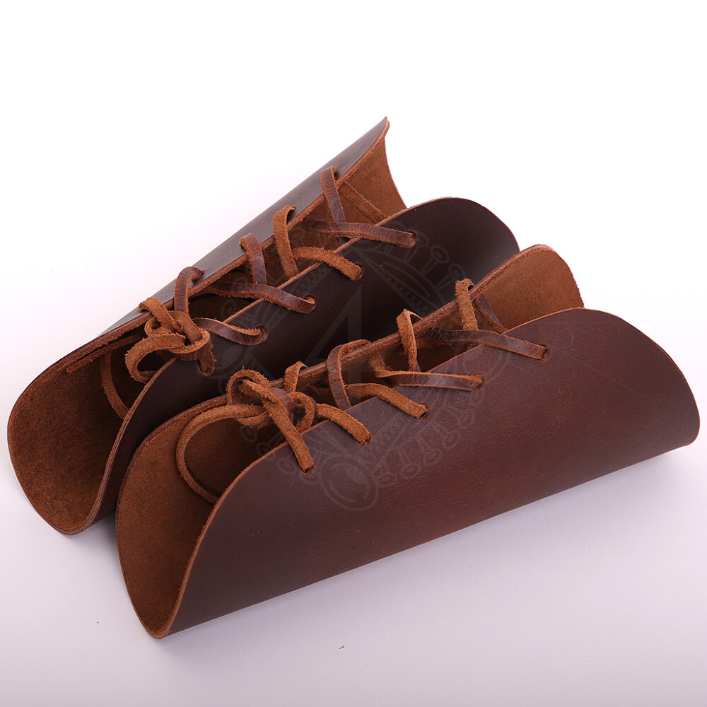 Simple laced leather bracers | Outfit4events