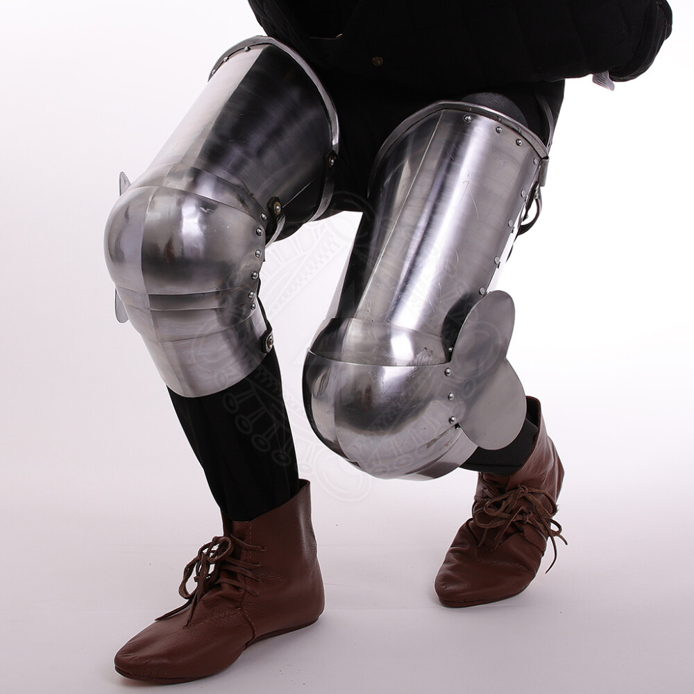 Milanese leg harness, late 14th to early 15th century | Outfit4events
