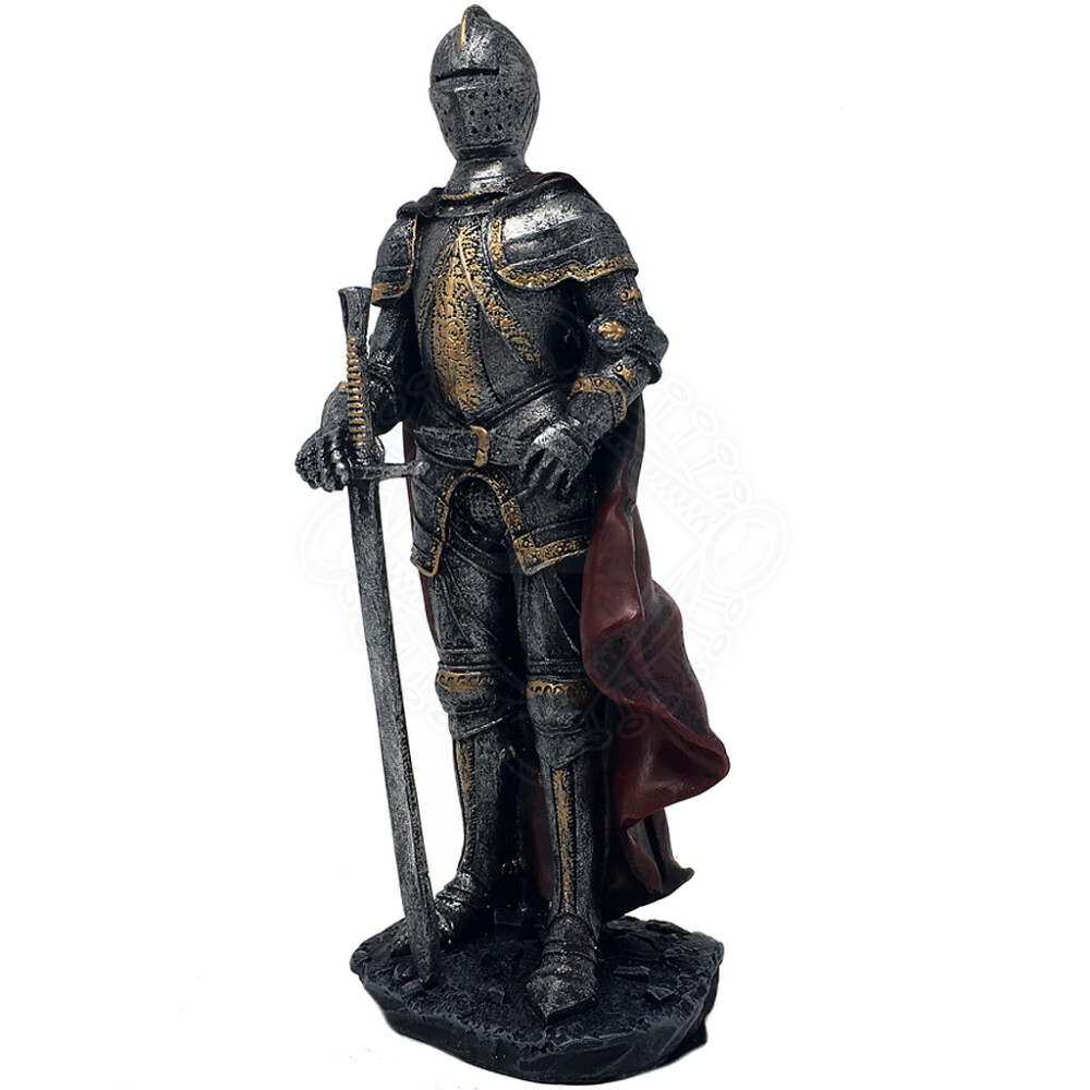 Knight with red cape and sword | Outfit4events