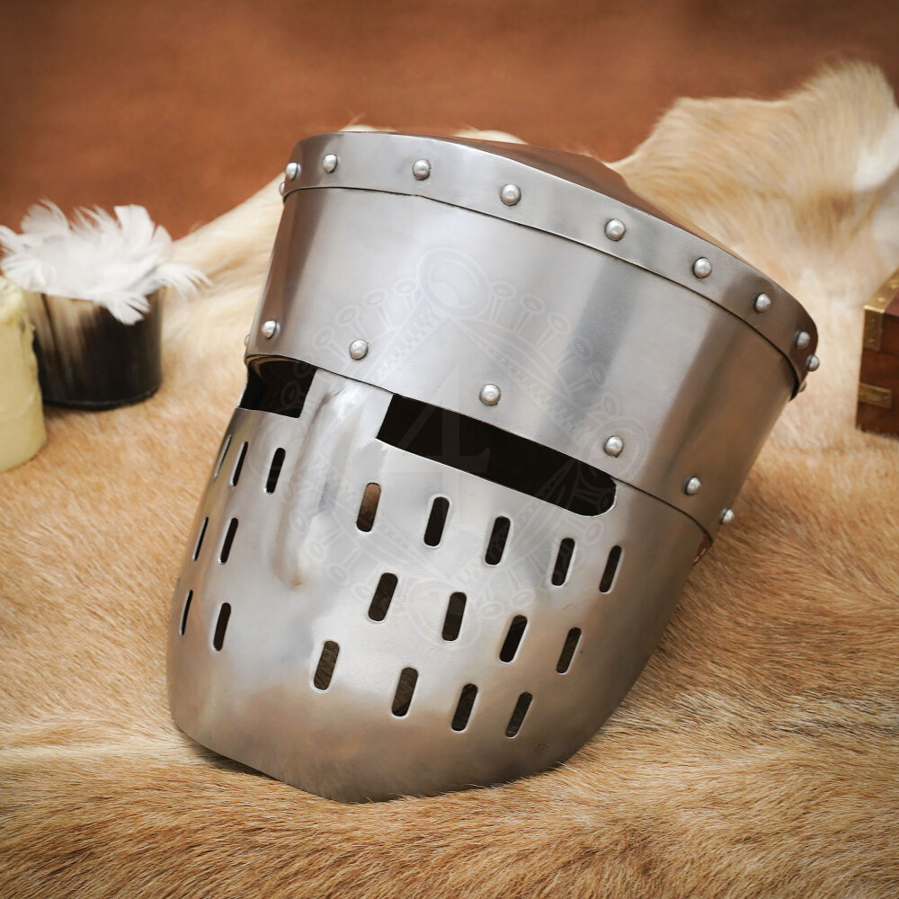 Bucket helmet with fixed visor, 13th century | Outfit4events