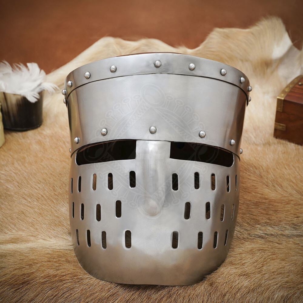 Bucket helmet with fixed visor, 13th century | Outfit4events