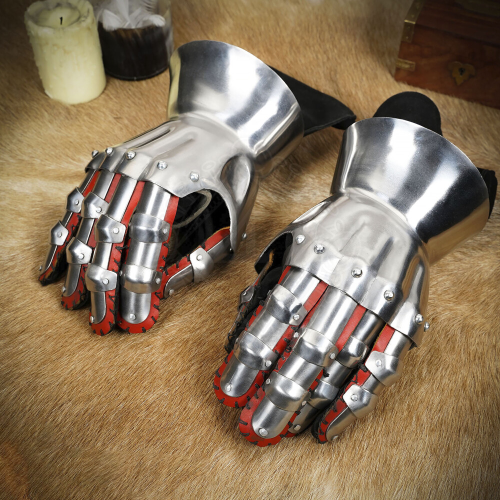 Medieval Hourglass Gauntlets, 14th century | Outfit4events