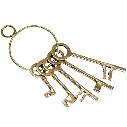 Bunch of 5 Pirate Skeleton Jailer Keys Prop Decor | Outfit4events