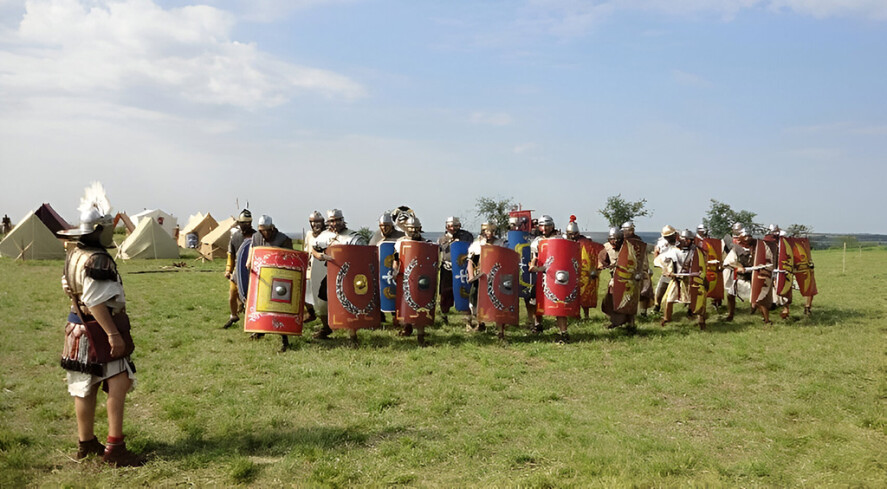 Ancient Roman Warfare, Armour and Weapons | Outfit4events